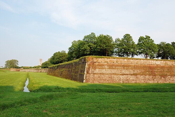 Self guided bike tour in the nature to Villa Reale - What the Reviews Say