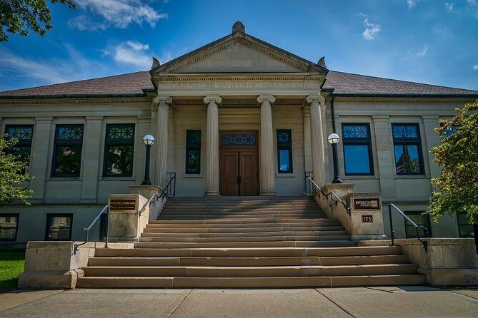 Self-Guided Green Bay Scavenger Hunt: Victory In Titletown - Who Would Enjoy This Tour?