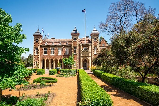 Self-Guided Perth Scavenger Hunt: Perched On A Swan - What You Can Expect from the Perth Scavenger Hunt