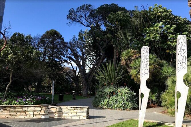 Self-Guided Perth Scavenger Hunt: Perched On A Swan - The Sum Up