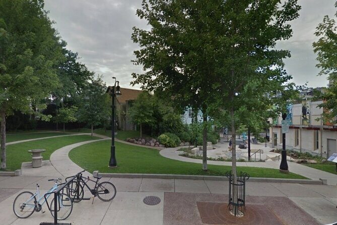 Self Guided Scavenger Hunt: Artistic and Musical Madison - A Fun and Flexible Way to Explore Madison