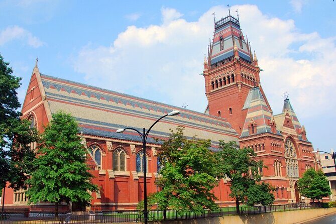 Self-Guided Scavenger Hunt: Historic Harvard Hunt - An Overview of the Harvard Self-Guided Hunt