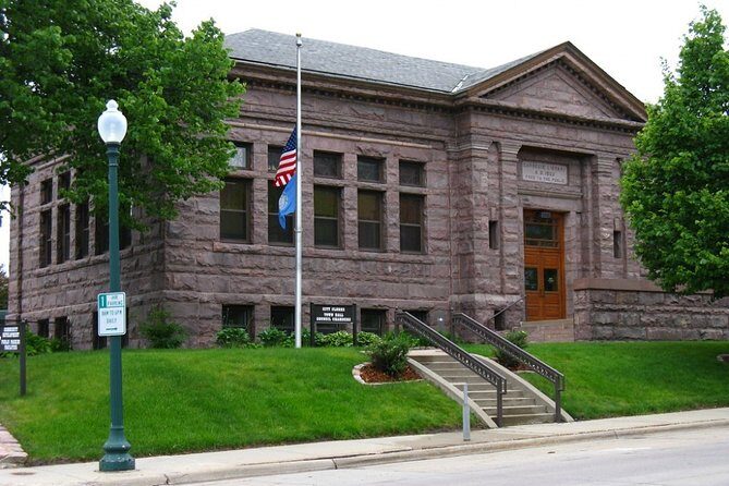 Self-Guided Scavenger Hunt: Rock and Roll Through Sioux Falls - What to Expect During Your Hunt