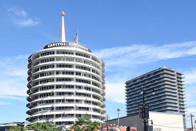 Self Guided Scavenger Hunt: Tinseltown's Biggest Stars - What’s Included & How It Works