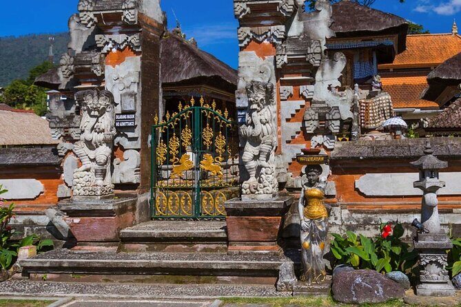 Self-Guided Tour in Bali's Pura Ulun Danu Beratan Temple Complex - A Detailed Walkthrough of the Tour Experience