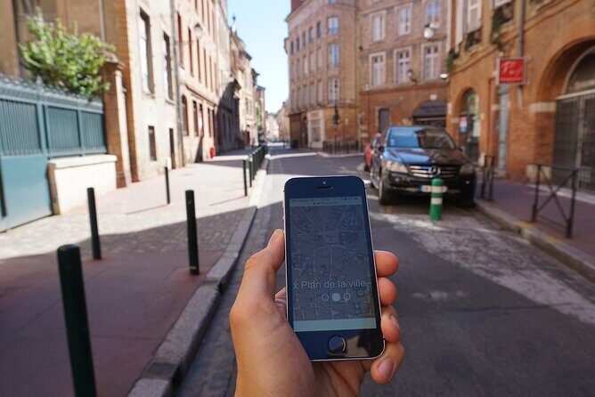 Self-guided track game to discover Toulouse - Exploring Toulouse Through a Self-Guided Game