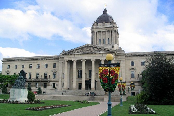 Self-Guided Winnipeg Scavenger Hunt: At The Heart of Canada - Exploring the Winnipeg Self-Guided Scavenger Hunt
