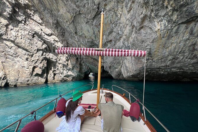 Selfie at Faraglioni, Water Taxi, Transfers in Capri! - FAQ