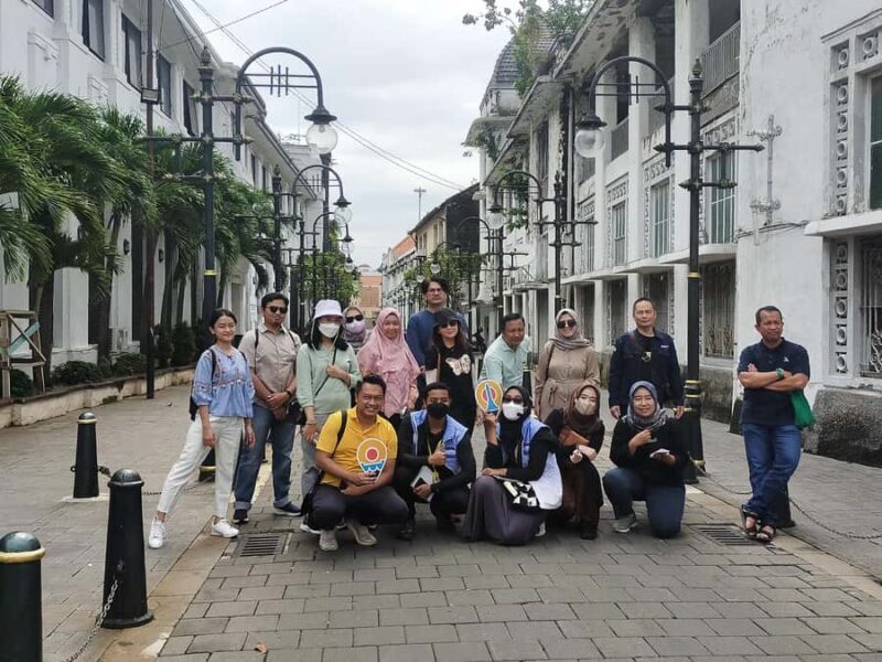 Semarang: Old Town Walking Tour With Local Storytelling - Key Points