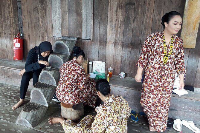 Semenggoh Orangutan Center & Sarawak Cultural Village - Who Should Consider This Tour?