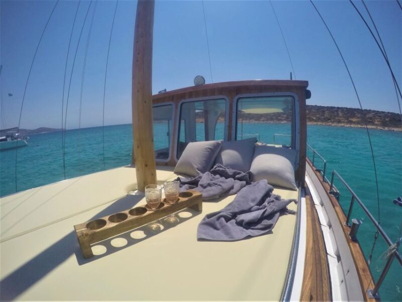 Semiprivate kaiki cruise to Antiparos & Despotiko with lunch - A Traditional Greek Kaiki Cruise: Authentic, Scenic, and Tasty