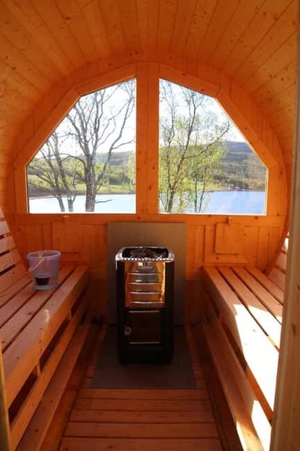 Senja: Wood-Fired Sauna Barrel - A Practical Look at the Sauna in Valvåg