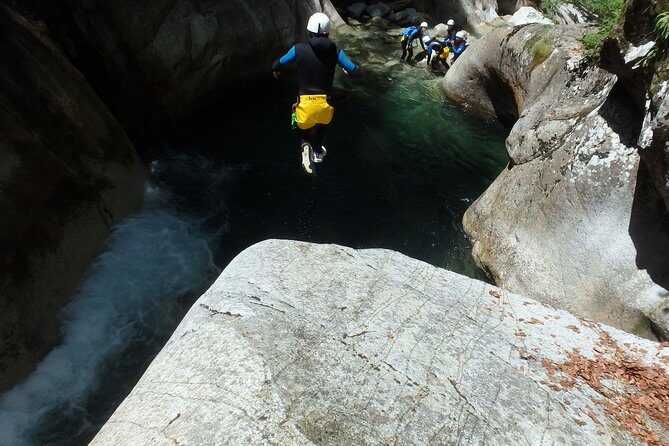 Sensation canyon in the Ossau valley in Laruns (64440) - Key Points