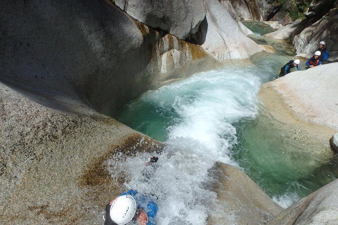 Sensation canyon in the Ossau valley in Laruns (64440) - What Is Canyoning in the Ossau Valley?