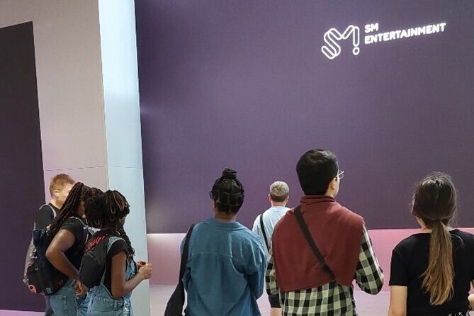 Seongsu-dong Walking Tour: K-Pop, Culture, Cheer, Friends & Relax - Exploring Seongsu-dong Cafe Street