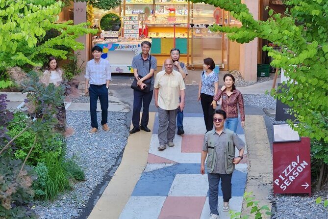 Seongsu-dong Walking Tour: K-Pop, Culture, Cheer, Friends & Relax - Ttukdo Youth Market and Handmade Shoes Street