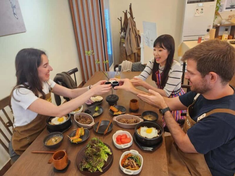 Seoul: 6-Dish Korean Cooking Class & Hidden Alley Tour - Key Points