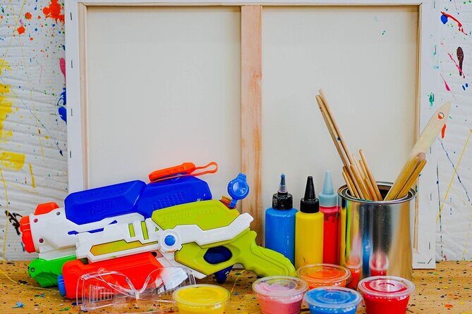 Seoul Action Painting Experience in a Studio (Foreigner Only) - Who Will Love This?