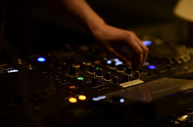 Seoul: Apgujeong Premium Pub Crawl with VIP Bottle Service - Practical Details: What You Need to Know