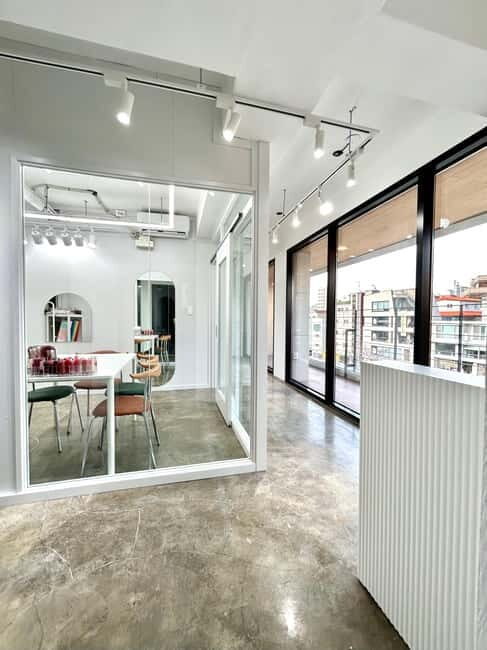 Seoul: Be U Personal Color Analysis Beauty Makeup in Hongdae - Key Points