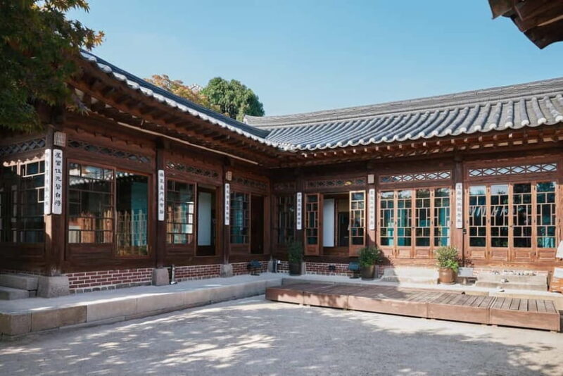 Seoul: Bukchon Hanok Village Walking Tour - Key Points