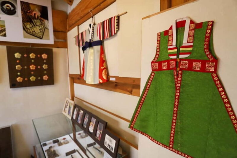 Seoul: Bukchon Hanok Village Walking Tour - Summary of the Experience