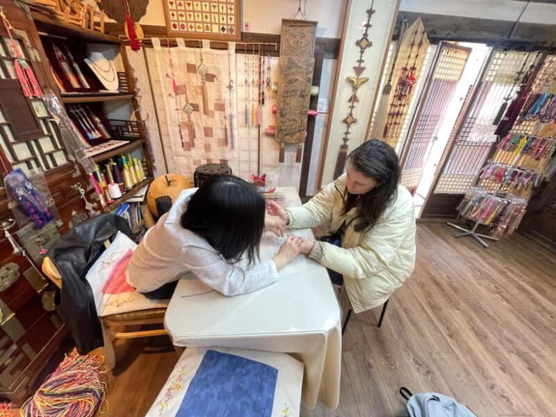 Seoul: Bukchon Tour with Local Storyteller and Crafts - A Personal Introduction to Bukchon Hanok Village