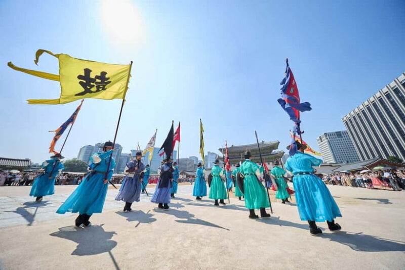 Seoul: Bukchon Village, Gyeongbokgung, Gwangjang Market - Detailed Breakdown of the Itinerary