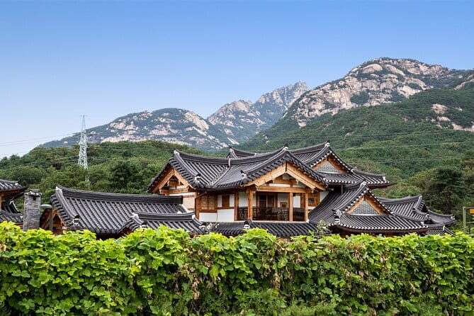 Seoul City Tour / Small Group / 8 Max - Analyzing the Value