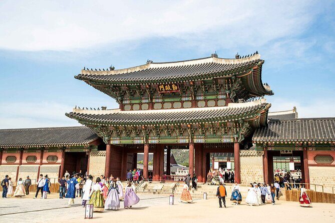 Seoul Day Tour: Gyeongbokgung Palace, Bukchon, Gwangjang Market - An In-Depth Look at What This Tour Offers
