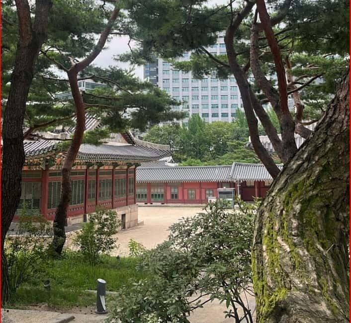 Seoul: Deoksugung Palace Heritage Walking Tour - Key Points
