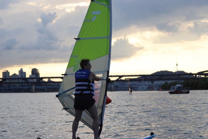Seoul : Efoil Experience in Han River - Who Will Love It?