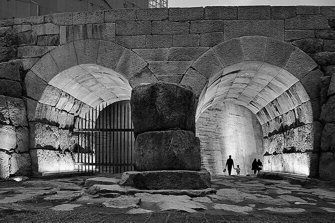 Seoul Fortress Wall Walk: Small Group Tour on Naksan Mountain - Exploring Seoul’s Fortress Wall and Its Significance