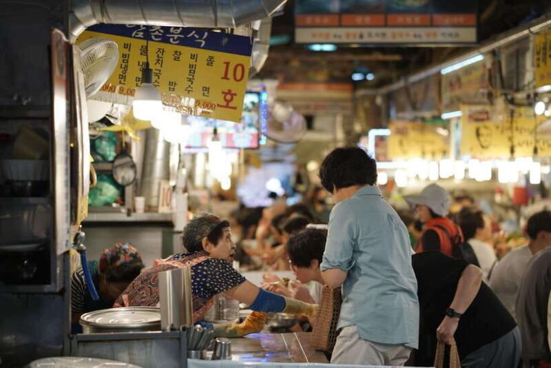 Seoul: Guided Street Food Tour at Namdaemun Market - Key Points
