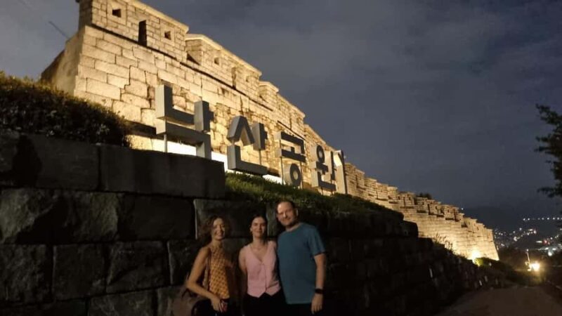 Seoul: Gwangjang Market, Naksan Park, Hidden Gems Night Tour - A Well-Rounded Mix of Food, Culture, and Views