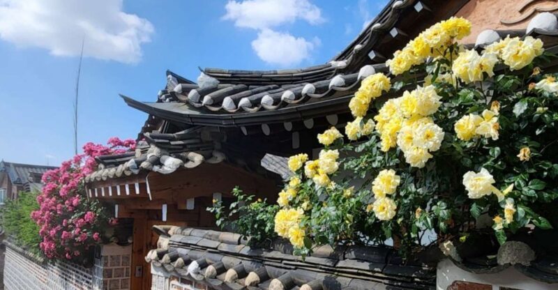 Seoul: Gyeongbok Palace, Bukchon Village, and Gwangjang Tour - Key Points