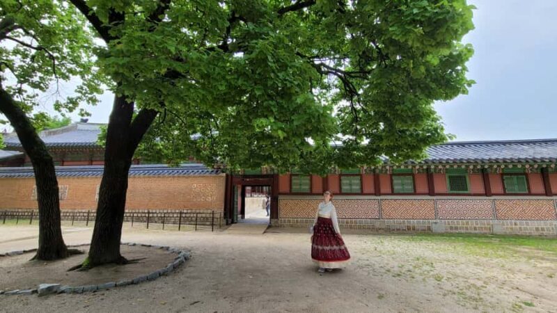 Seoul: Gyeongbokgung Palace, Jogyesa Temple, Bukchon Village - Key Points