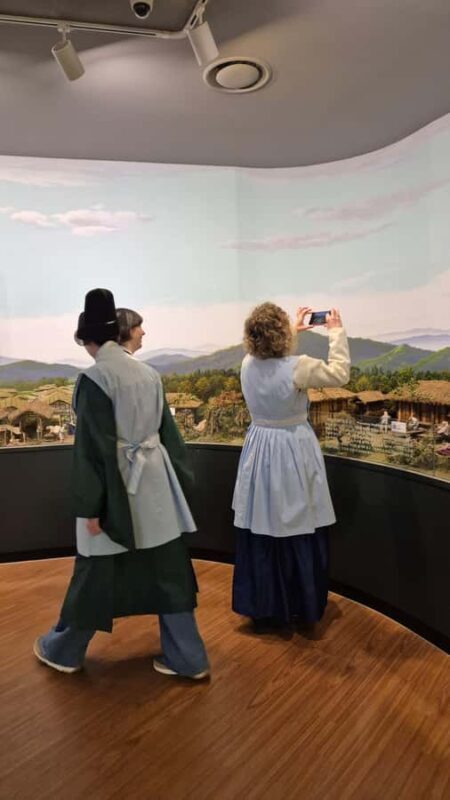 Seoul: Hidden Markets & Herbal Wellness Small Group Tour - Key Points