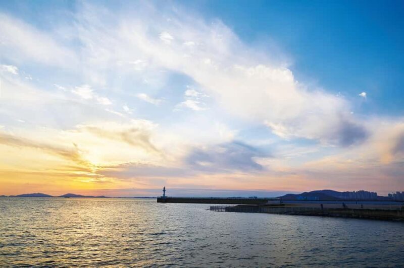 Seoul: Incheon Landing Operation & UN Forces Expert-Led Tour - Visiting the Beaches: Green and Red