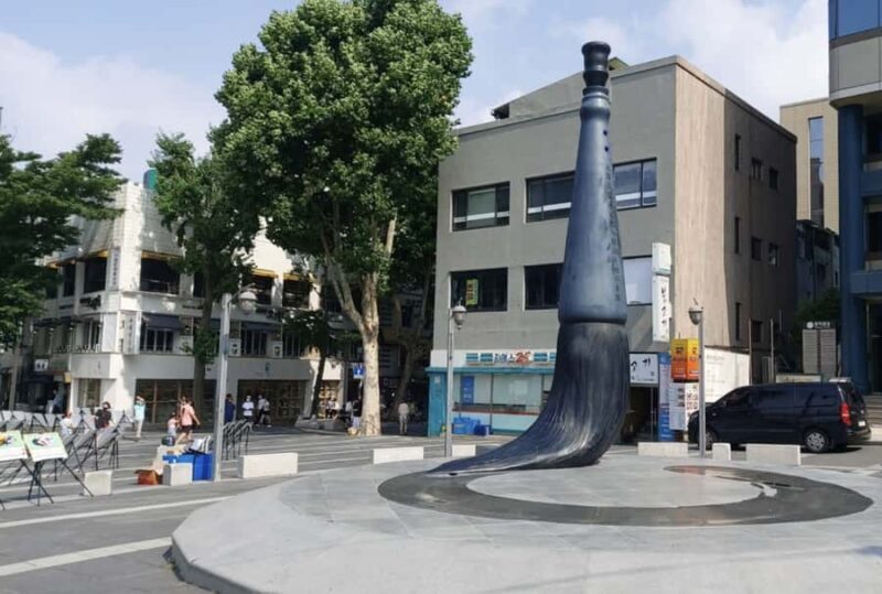 Seoul: Insadong & Jogye Temple Cultural Guided Walking Tour - An inviting introduction to Seoul’s spiritual rhythm