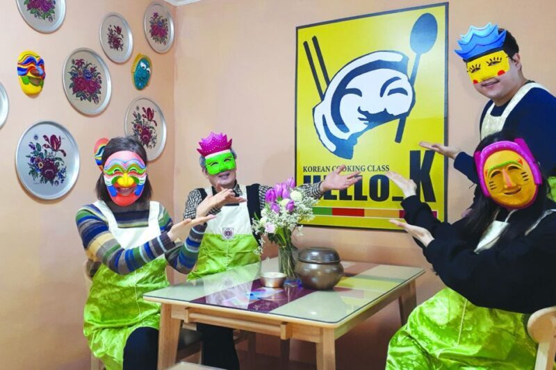 Seoul: Korean Cooking Class at a Local Home and Market Tour - Key Points