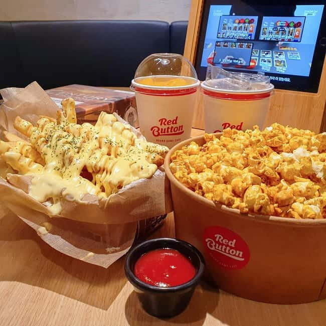 Seoul: Learn Korean in Boardgame Cafe - An Inside Look at the Experience