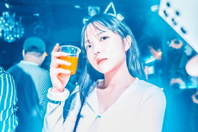 Seoul: LGBTQ+ Pub Crawl and Drag Show with Local Drag Queen - The Sum Up