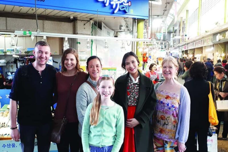 Seoul: Local Home Korean Cooking Class and Market Tour - The Atmosphere and Host