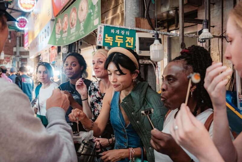 Seoul: Night Market Food Tour with Local Guide - Key Points