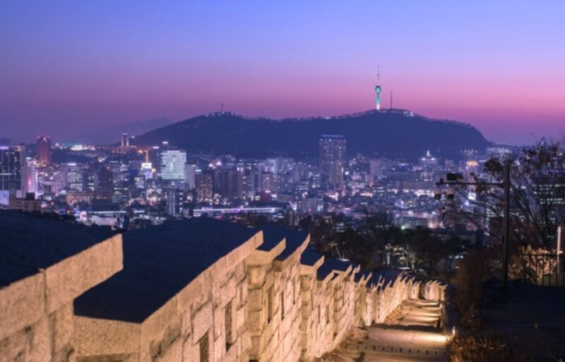 Seoul: Nighttime Tour of Palace, Market, Naksan Park & More - Who Should Book This Tour?