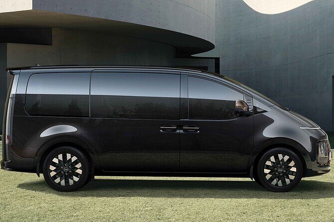 Seoul Private Car & Driver 9h Custom Day with Pickup - Key Points