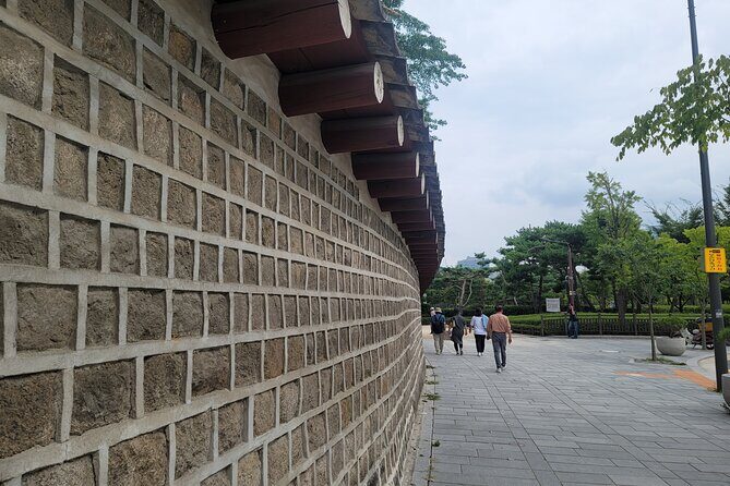 Seoul Private Night Tour: Royal Palace & 5 Street Food Tastings - FAQ