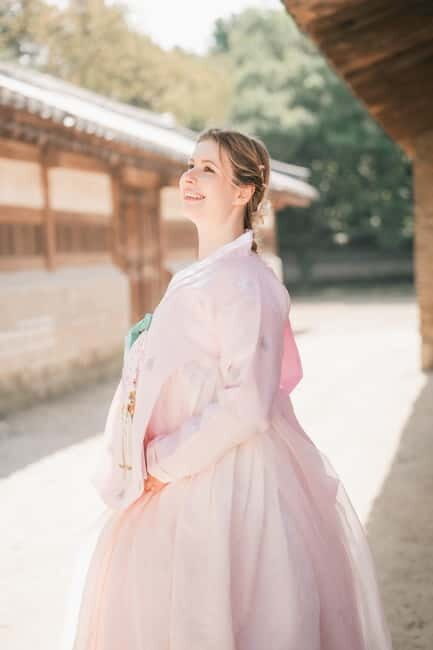 Seoul: Professional Hanbok Photography at Gyeongbok Palace - An In-Depth Look at the Experience