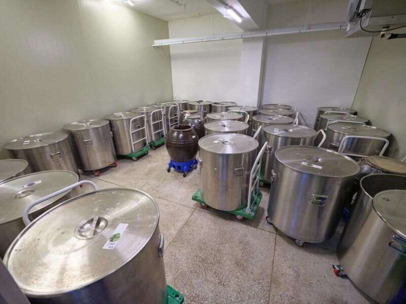 Seoul: Soju Tasting at Distillery - An Introduction to the Soju Experience in Seoul